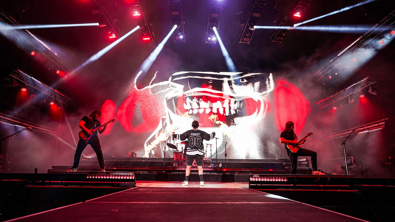 2025-06 Creating visual magic: Notch Blocks and PIXERA on Hardy’s Quit tour